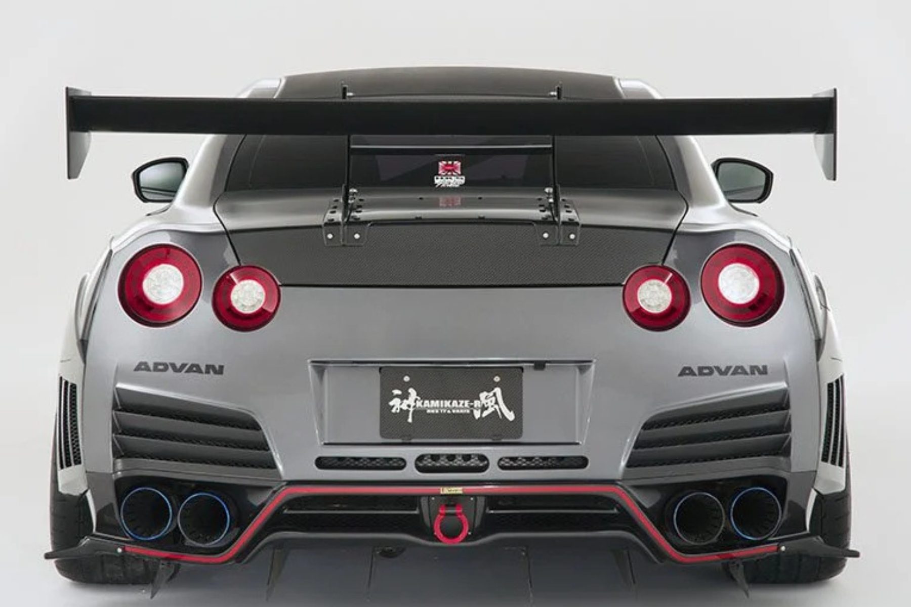 GT-R Body Kit By Varis Ignites Super Sonic Style